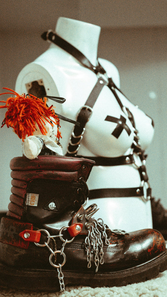 Red Raven Leather – Bold, Custom Leatherwear Crafted in Montreal – RRL